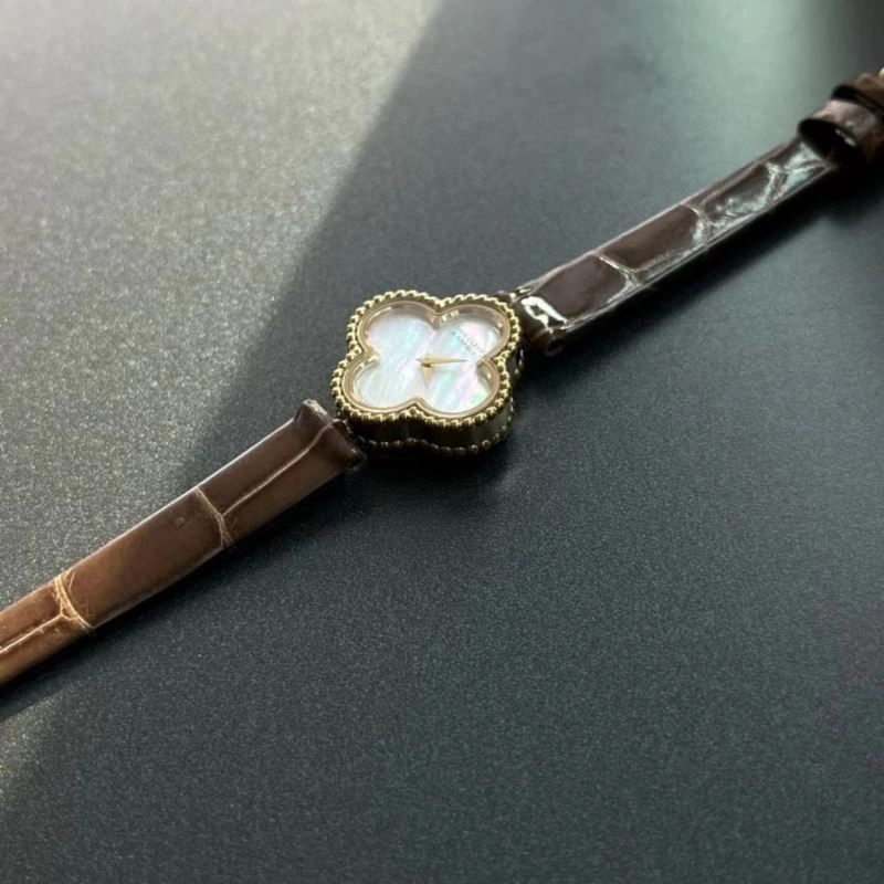 Economical VAN CLEEF ARPELS Watches