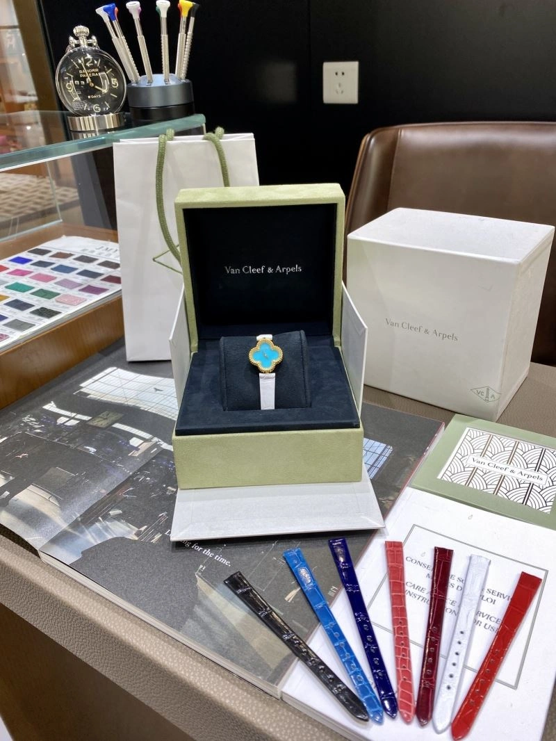 VAN CLEEF ARPELS Watches