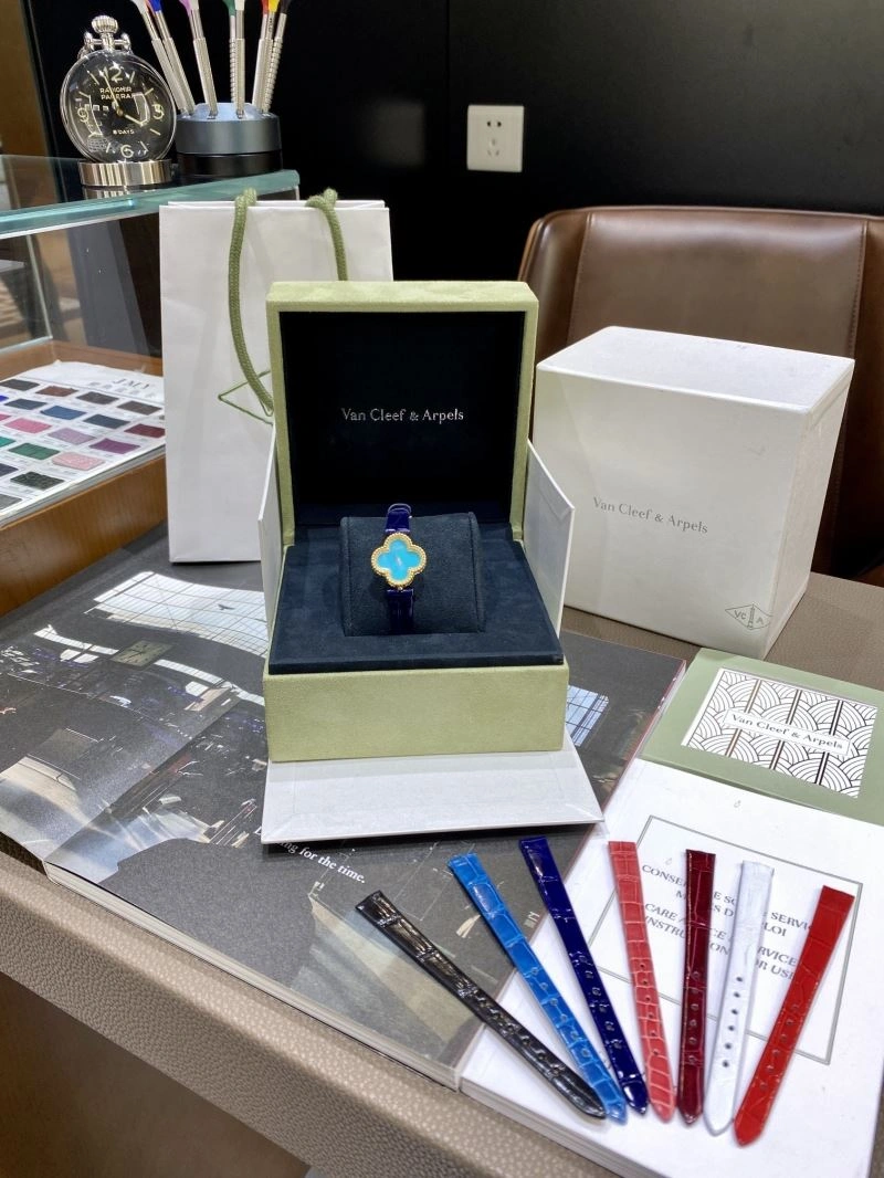 VAN CLEEF ARPELS Watches