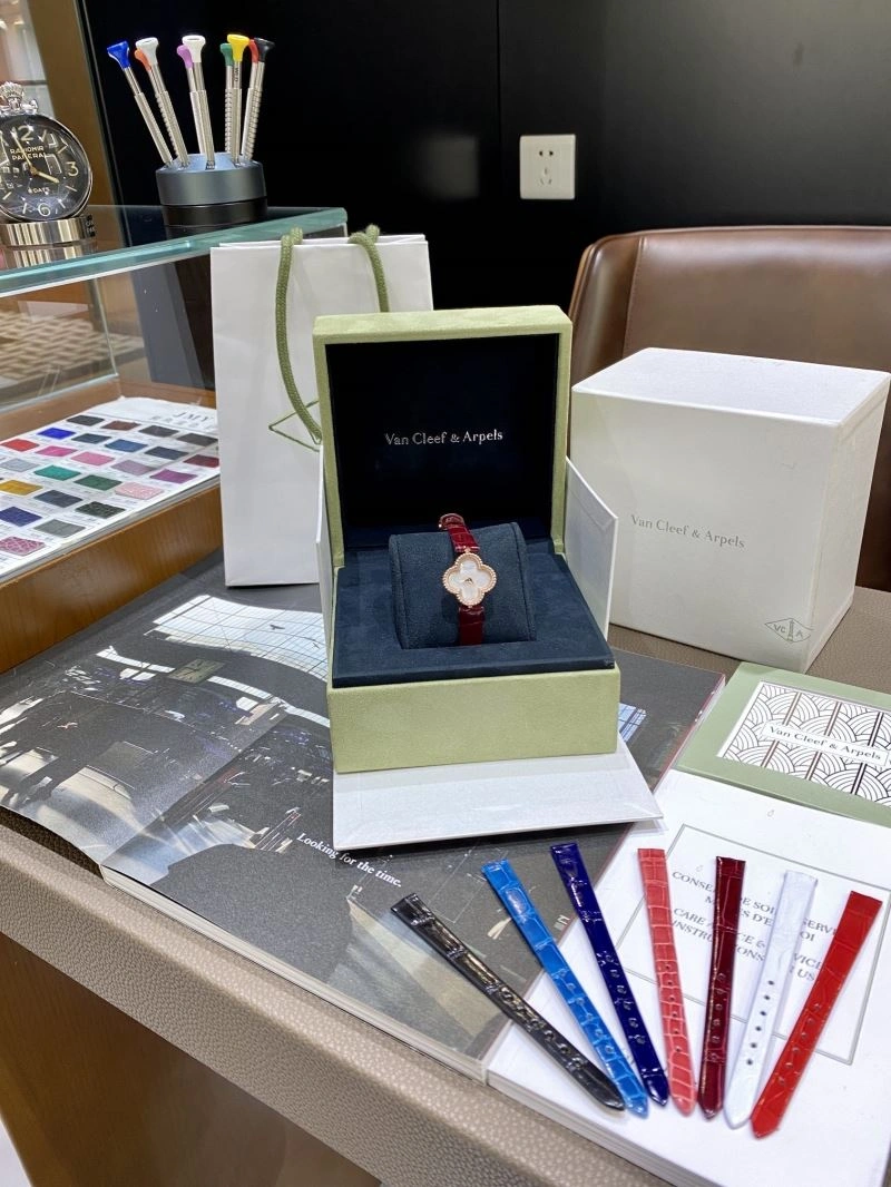 VAN CLEEF ARPELS Watches