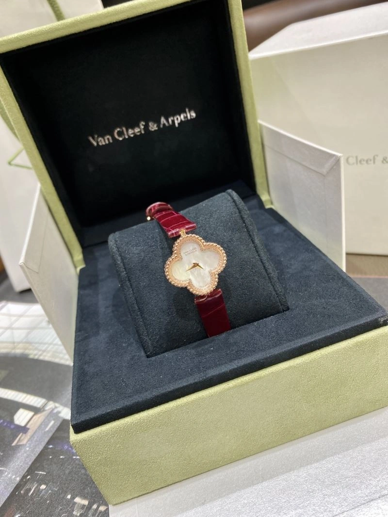 Top mirror VAN CLEEF ARPELS Watches