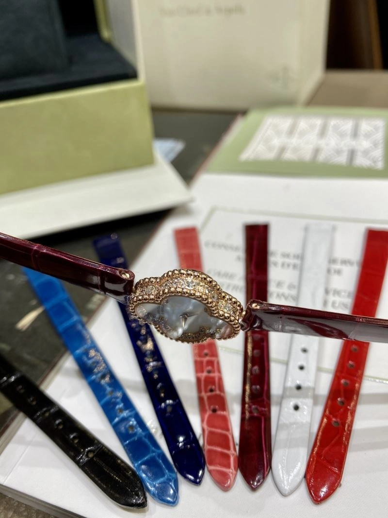 Top mirror VAN CLEEF ARPELS Watches
