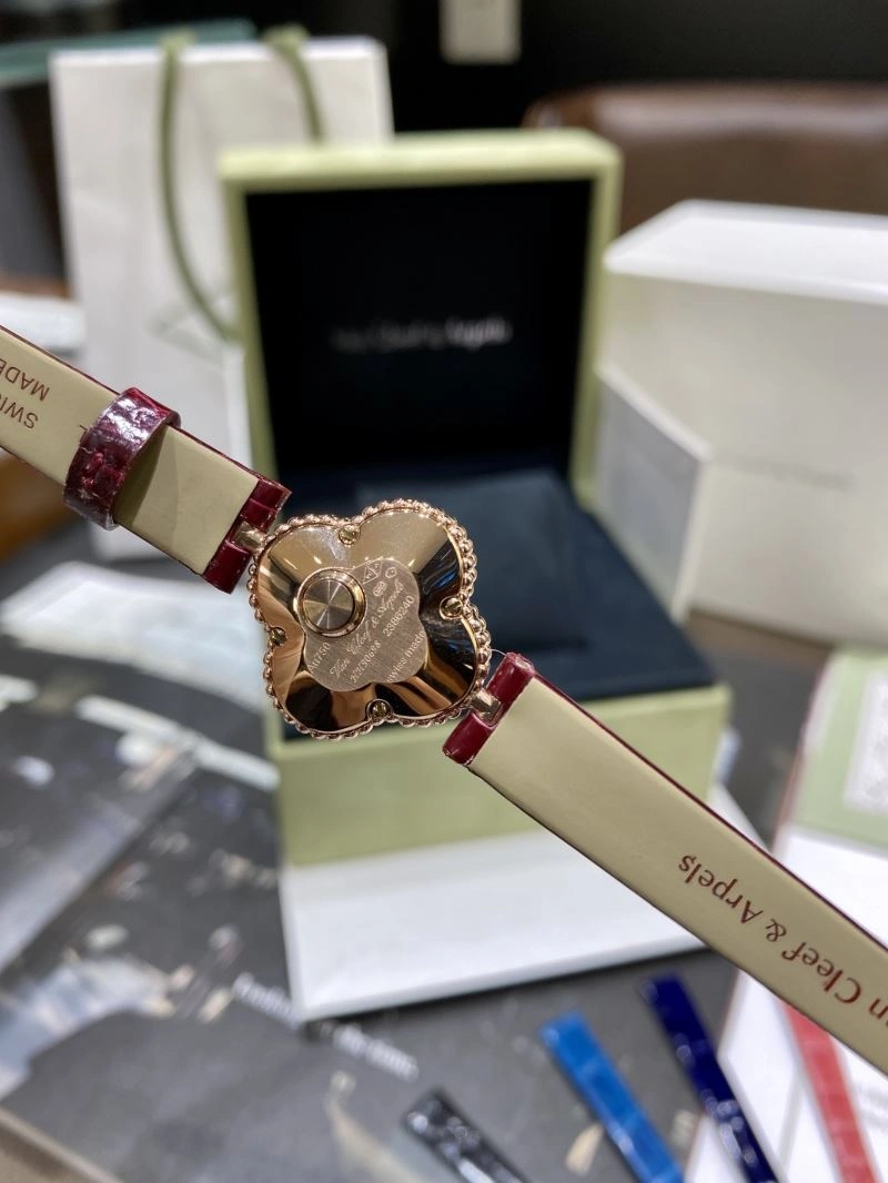 Top mirror VAN CLEEF ARPELS Watches