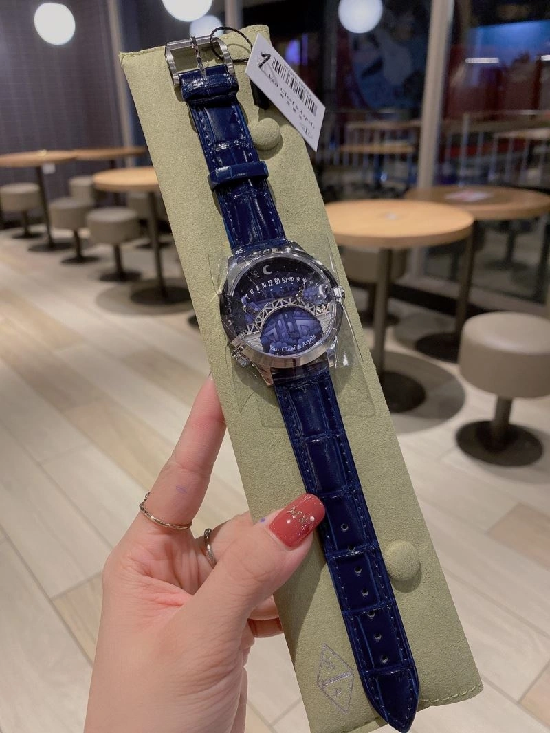 VAN CLEEF ARPELS Watches