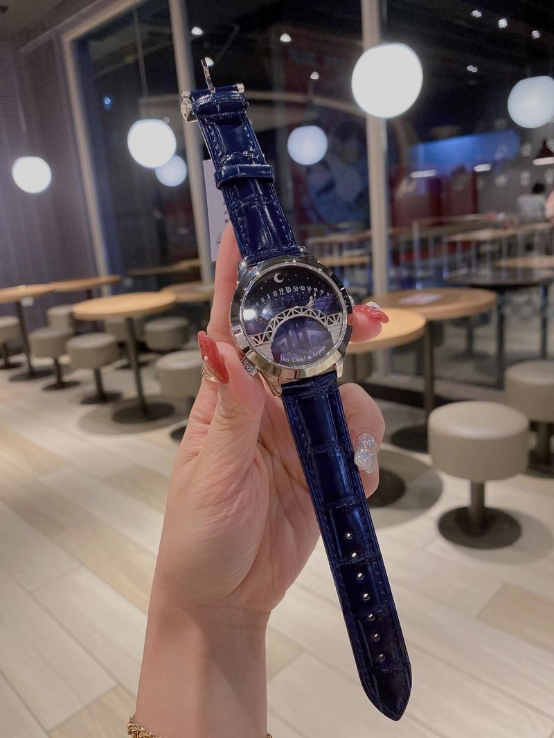 Factory-made VAN CLEEF ARPELS Watches