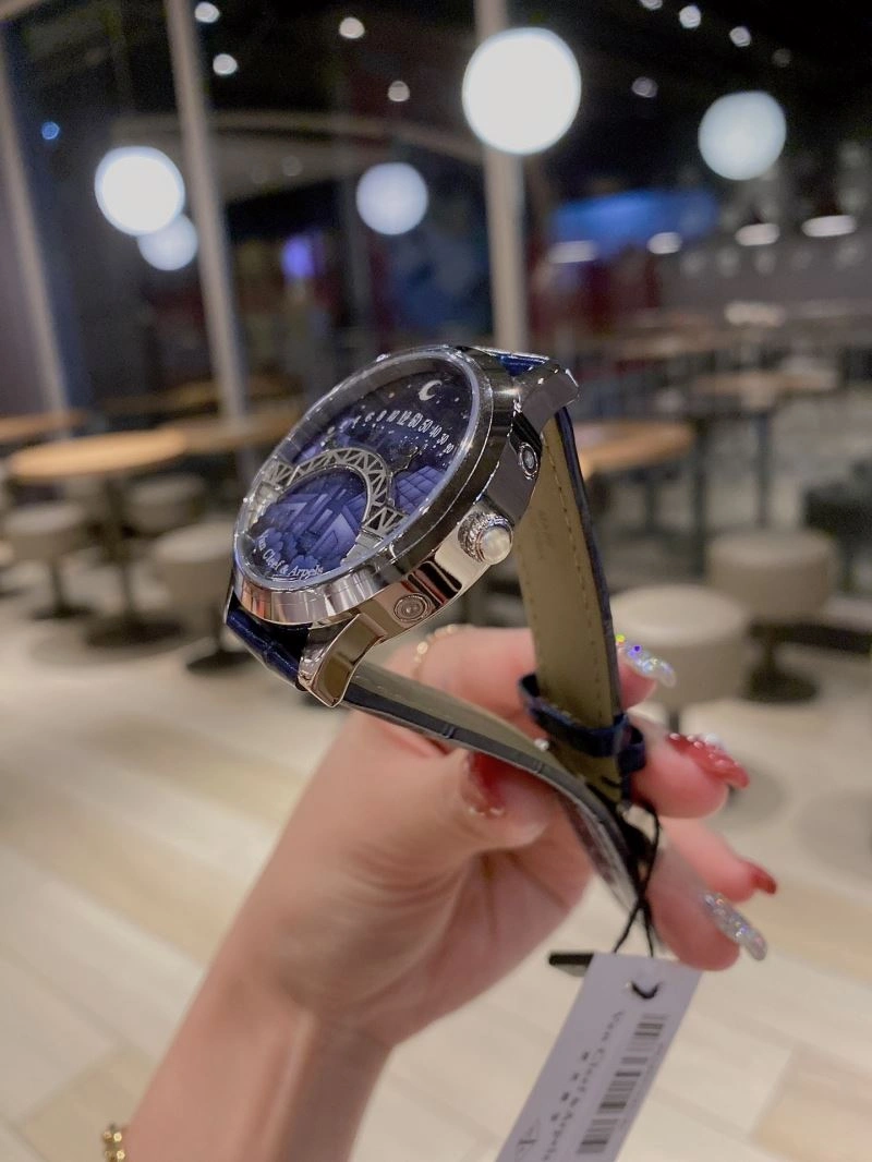 Factory-made VAN CLEEF ARPELS Watches