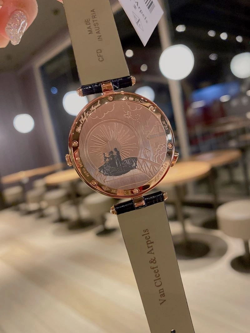 Factory-made VAN CLEEF ARPELS Watches