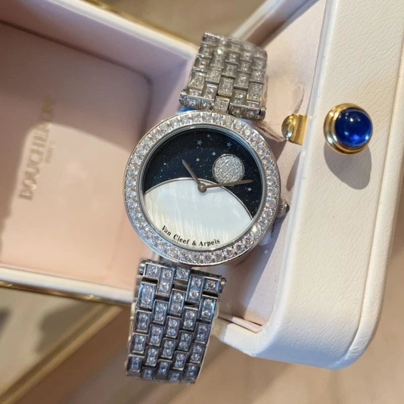 Top mirror VAN CLEEF ARPELS Watches