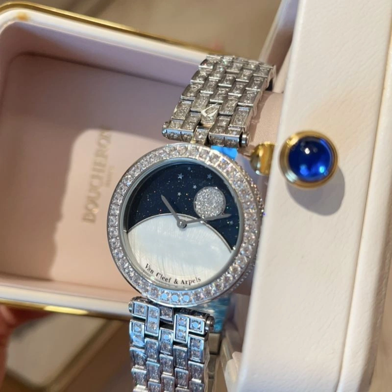 Top mirror VAN CLEEF ARPELS Watches