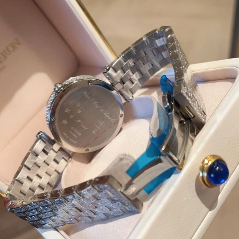 Top mirror VAN CLEEF ARPELS Watches
