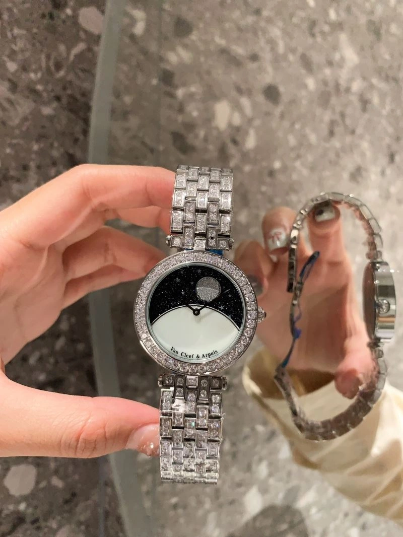 VAN CLEEF ARPELS Watches