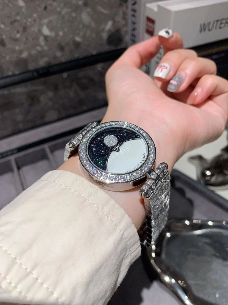 Real VAN CLEEF ARPELS Watches