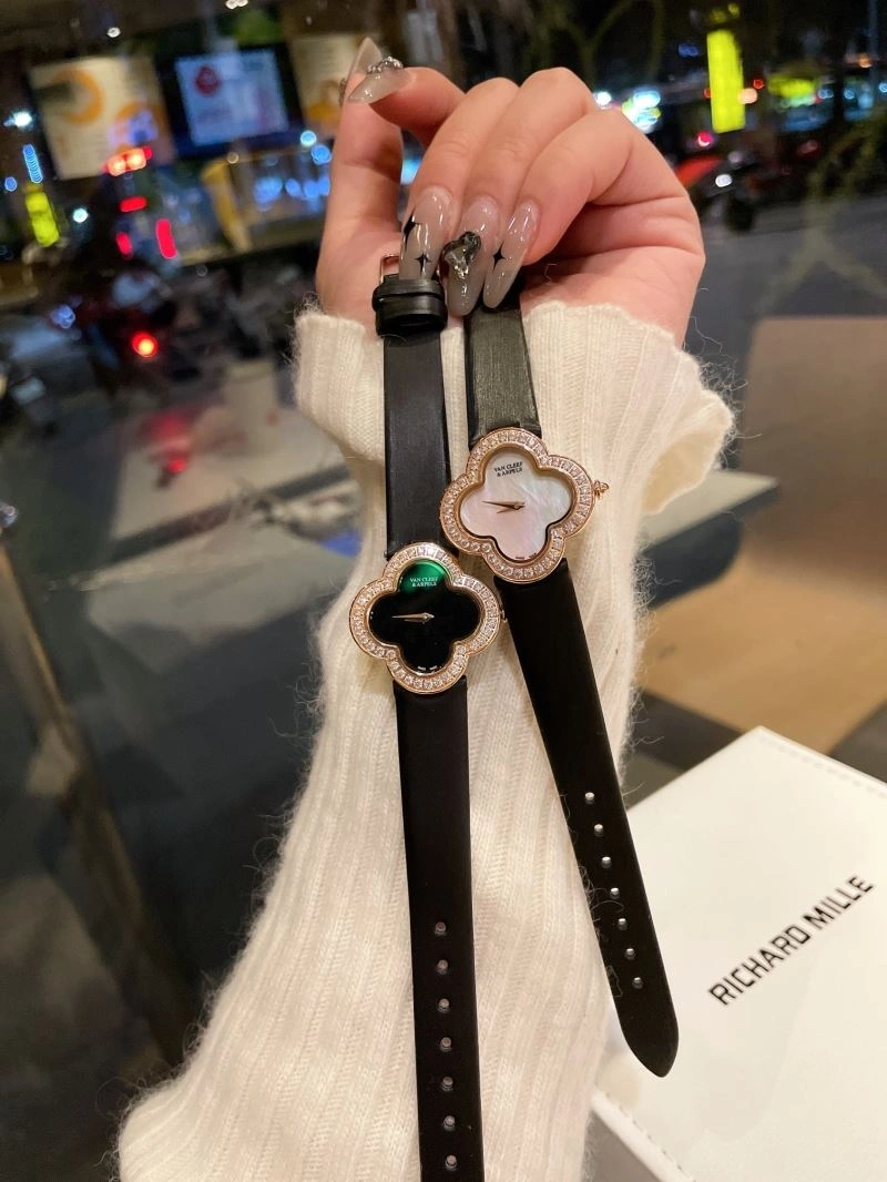 Bargain VAN CLEEF ARPELS Watches