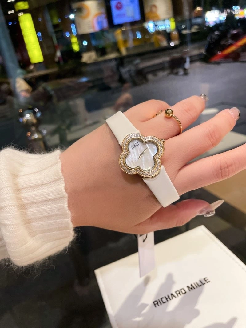 Real VAN CLEEF ARPELS Watches