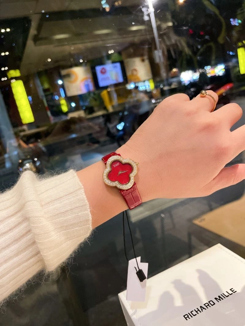Real VAN CLEEF ARPELS Watches