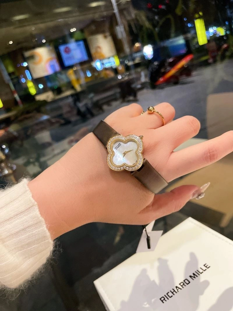 Real VAN CLEEF ARPELS Watches