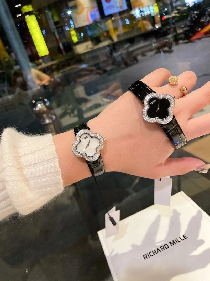 VAN CLEEF ARPELS Watches