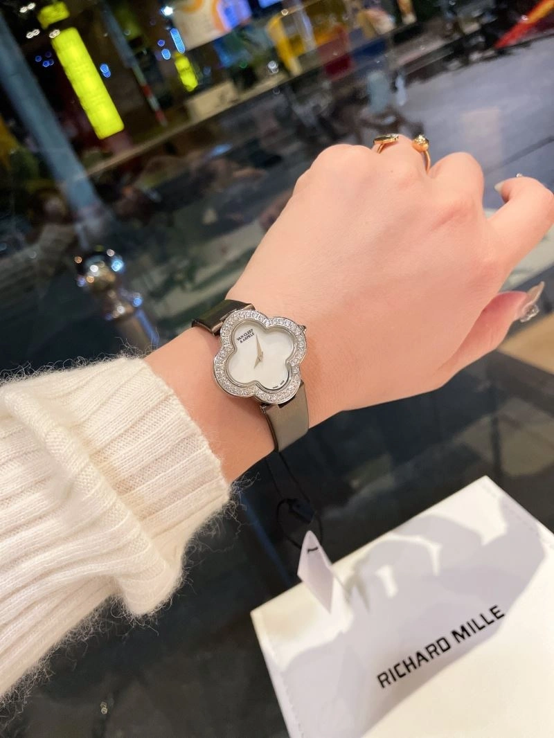 Legit VAN CLEEF ARPELS Watches