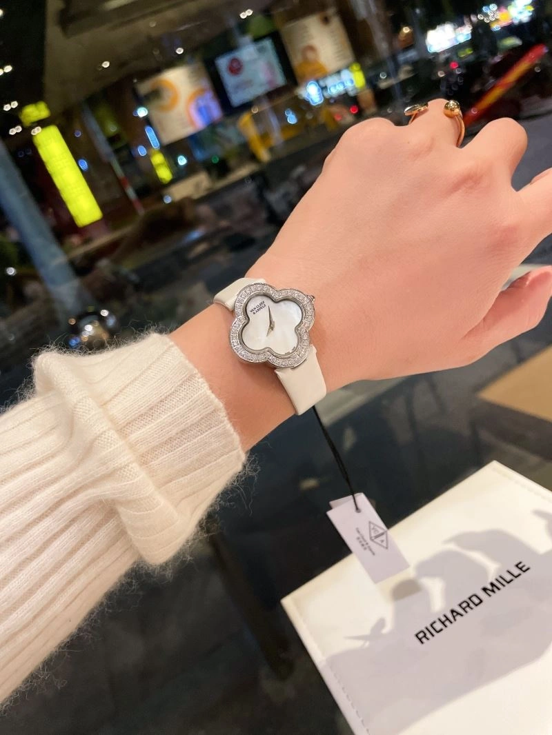 Legit VAN CLEEF ARPELS Watches
