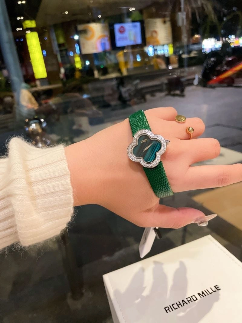Legit VAN CLEEF ARPELS Watches