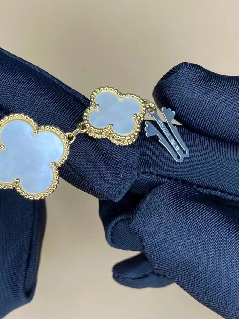 Mirror quality VAN CLEEF ARPELS Watches