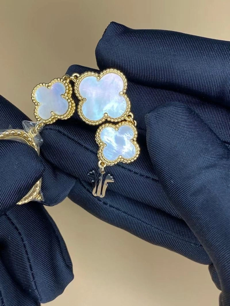 1:1 copy VAN CLEEF ARPELS Watches