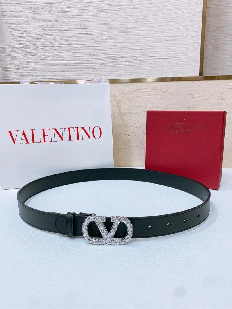 Low-cost Valentino Belts