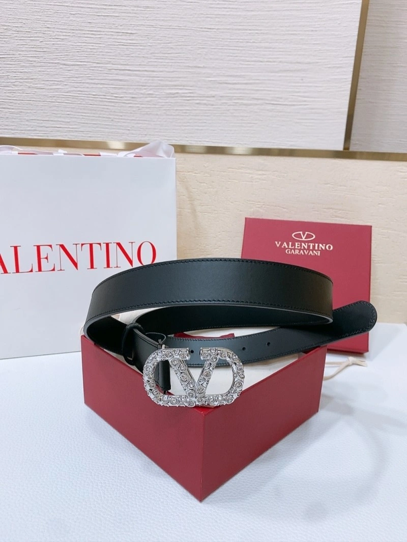 Low-cost Valentino Belts