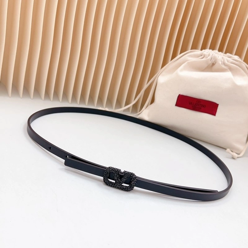 Accurate model Valentino Belts