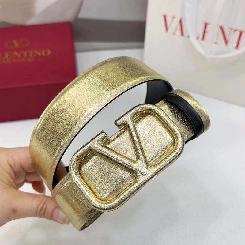 Low-cost Valentino Belts