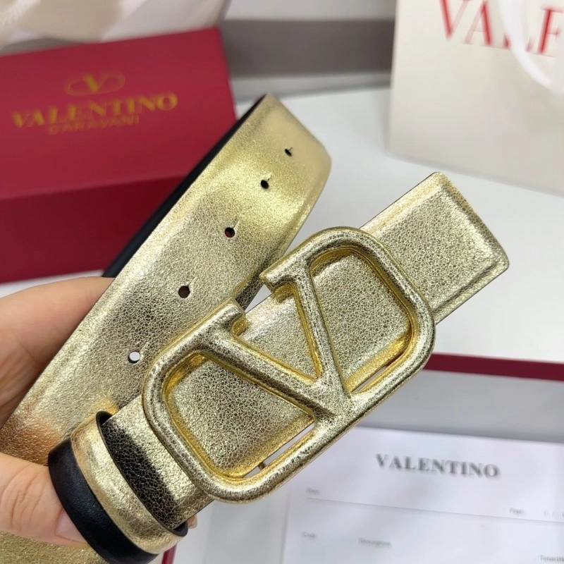 Low-cost Valentino Belts