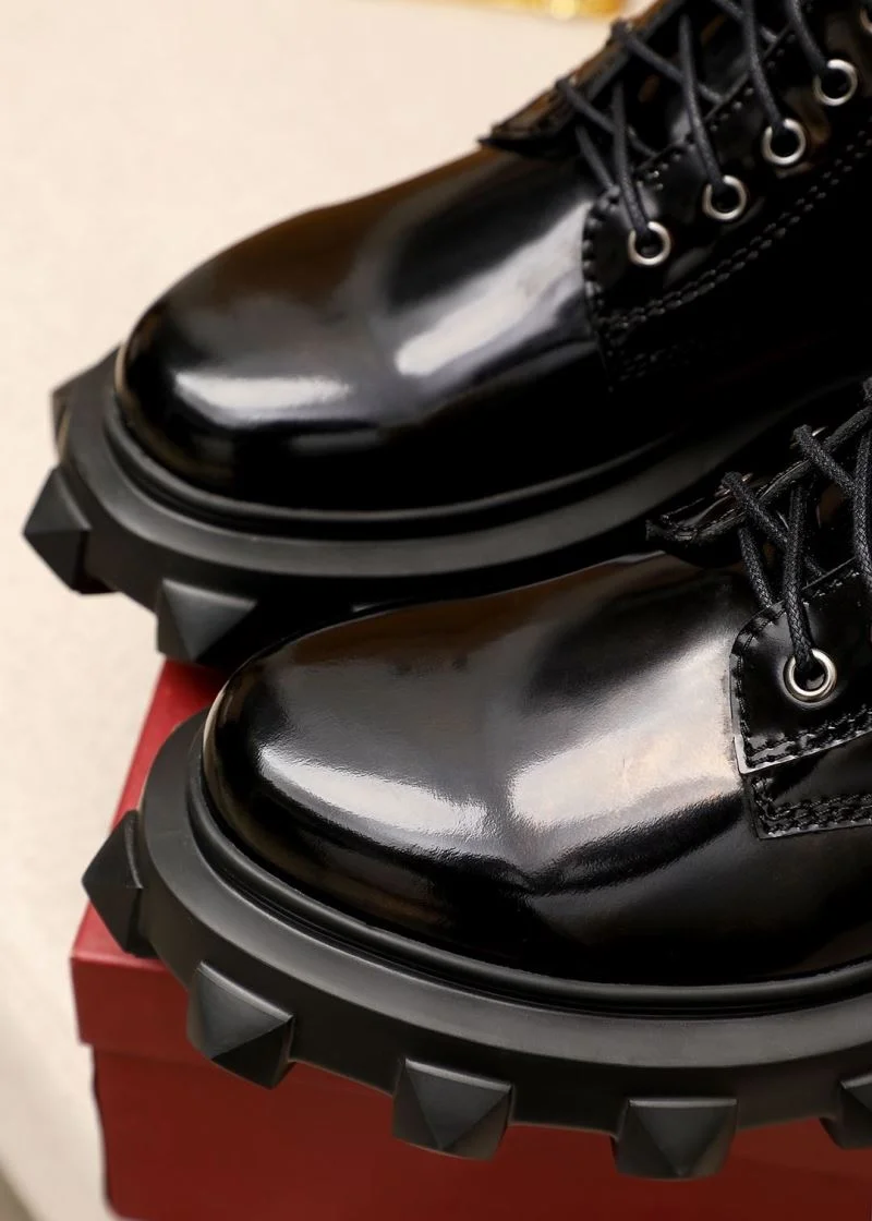 1:1 copy Valentino Boots