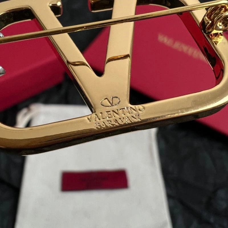 Mirror quality Valentino Brooches