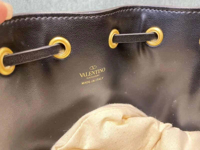 Top match Valentino Bucket Bags