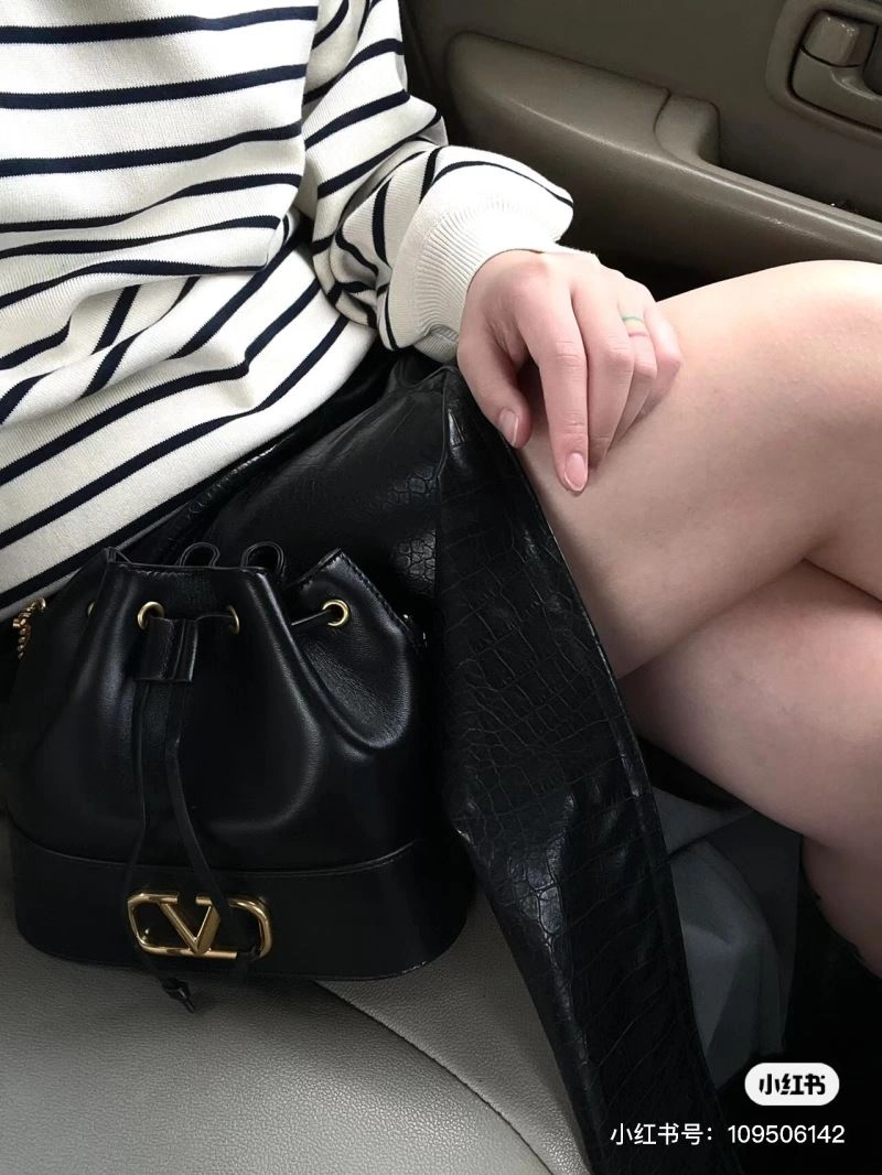 Top match Valentino Bucket Bags