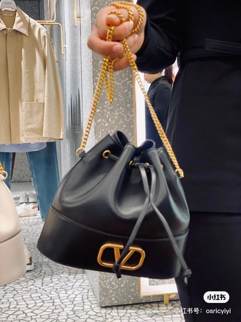 Top match Valentino Bucket Bags