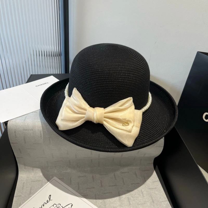 Valentino Caps