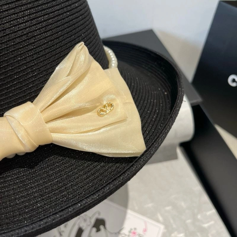 Top match Valentino Caps