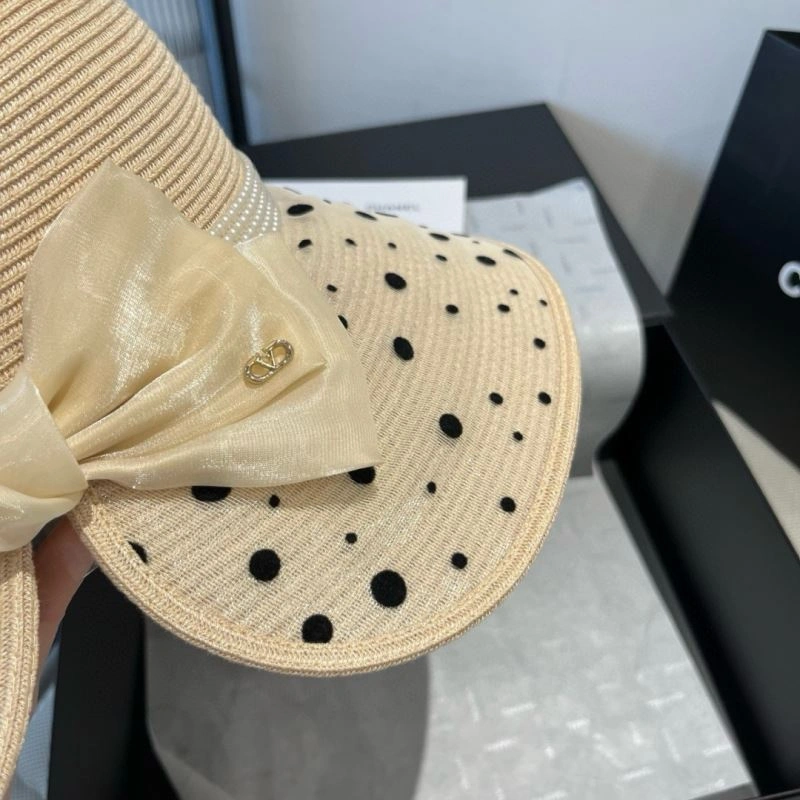 Mirror quality Valentino Caps