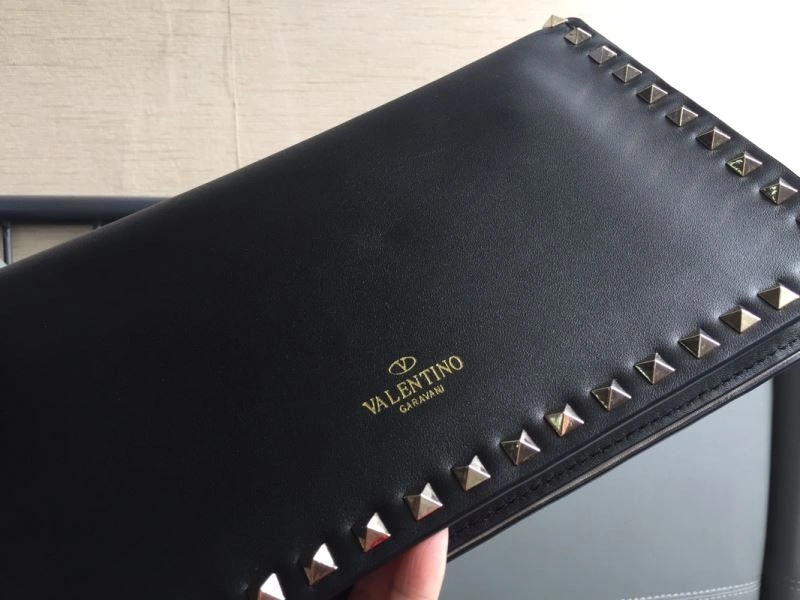 Top match Valentino Clutch Bags