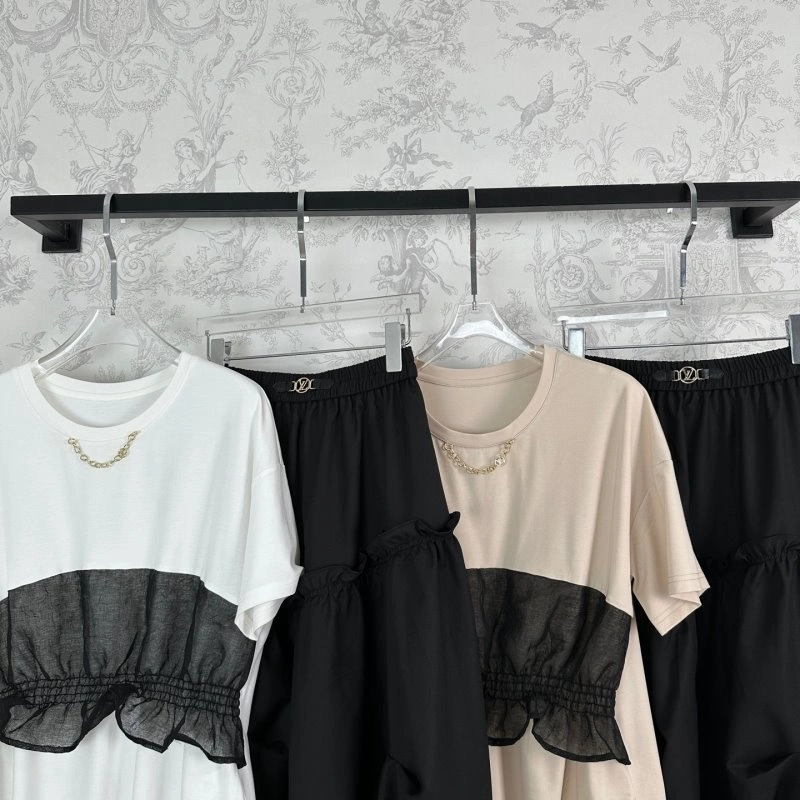 Inexpensive Valentino Dress Suits
