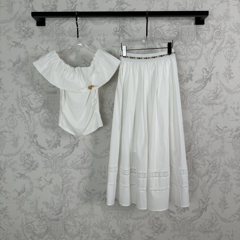 Reasonably priced Valentino Dress Suits