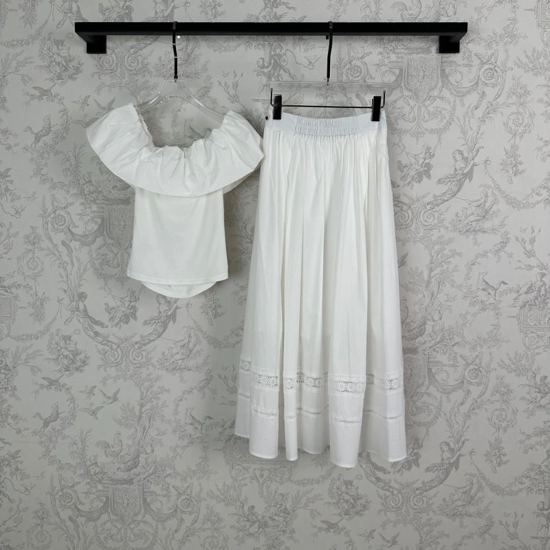 Reasonably priced Valentino Dress Suits