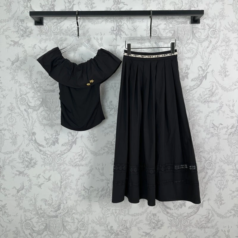 Reasonably priced Valentino Dress Suits