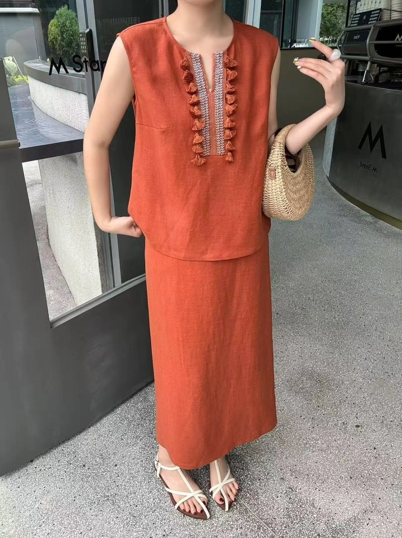 Inexpensive Valentino Dress Suits