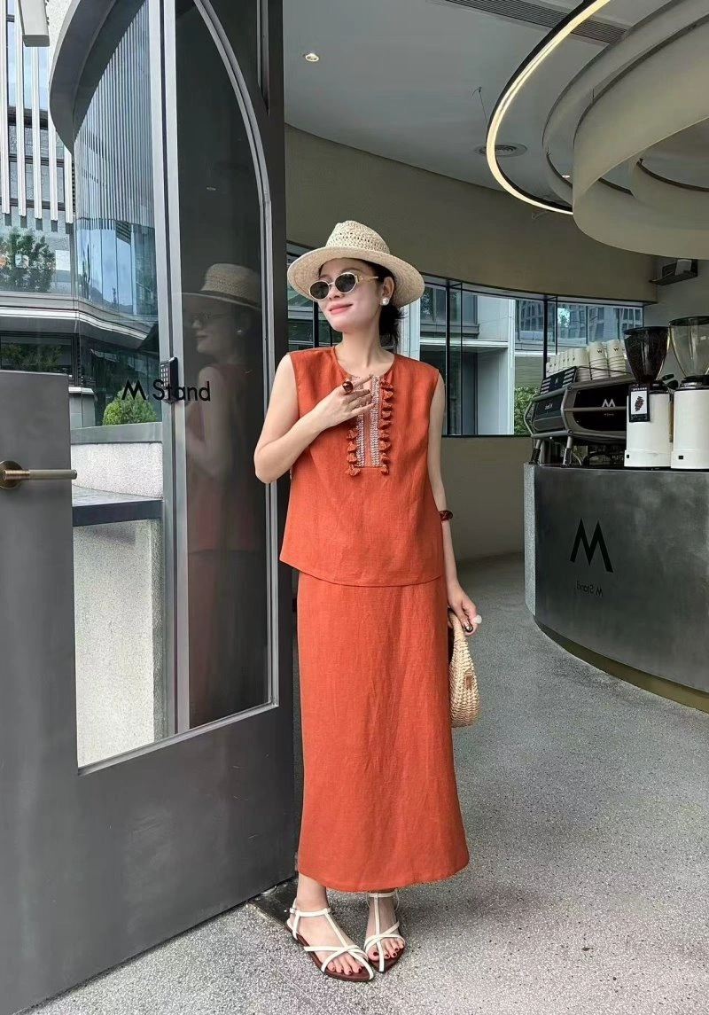 Inexpensive Valentino Dress Suits