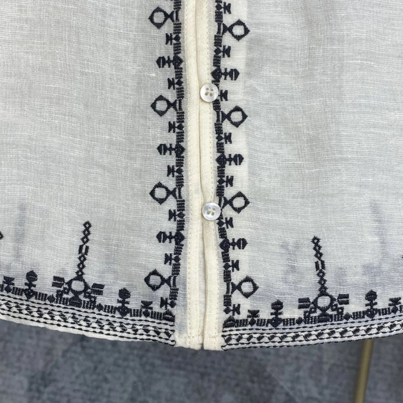 Low-cost Valentino Dress Suits