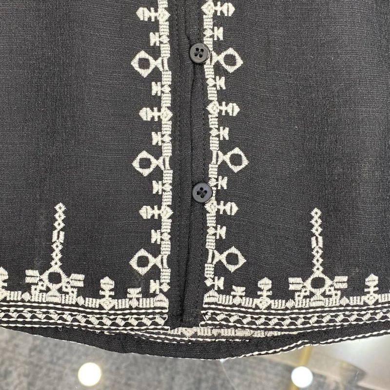 Low-cost Valentino Dress Suits