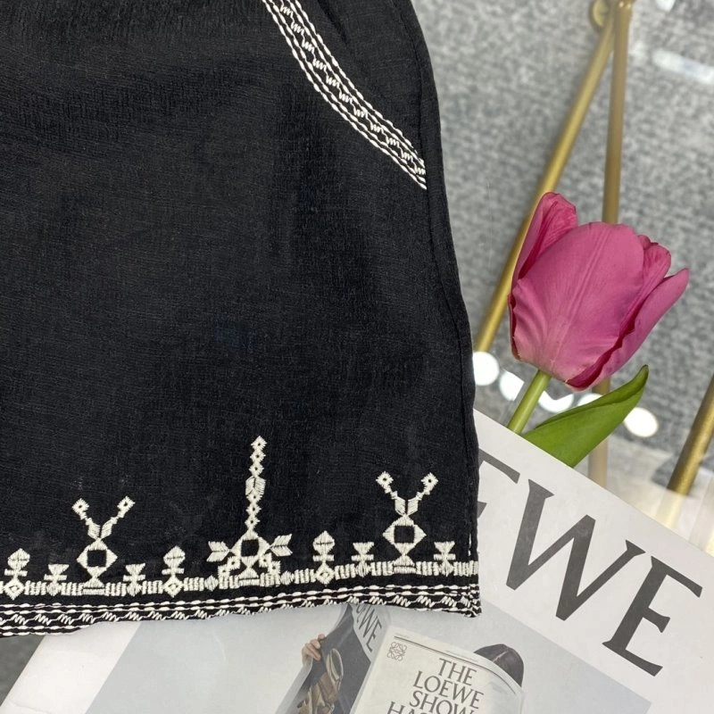 Low-cost Valentino Dress Suits