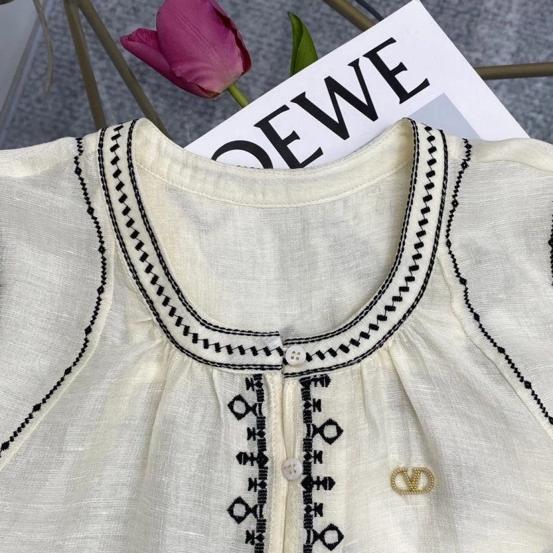 Low-cost Valentino Dress Suits